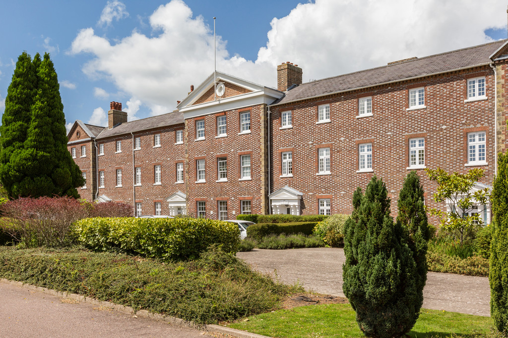 Chapelfields, Cuckfield - 14773 - Move Revolution