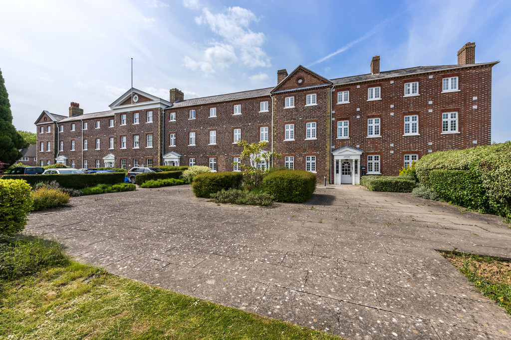 Chapelfields, Cuckfield - 15790 - Move Revolution