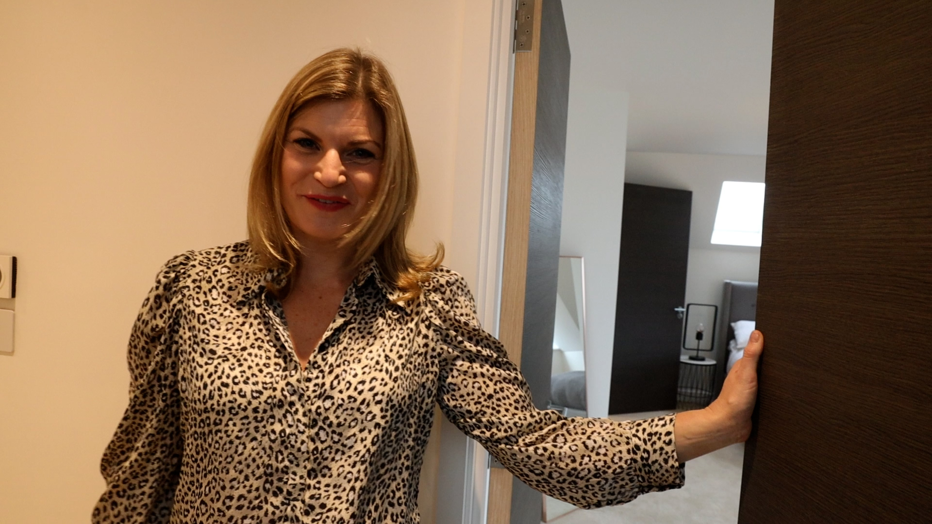 anna still - Move Revolution