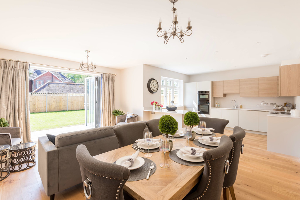 astor inside 1 - Move Revolution