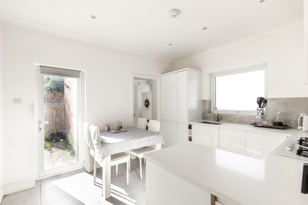 London Road, Wallington - 21631 - Move Revolution