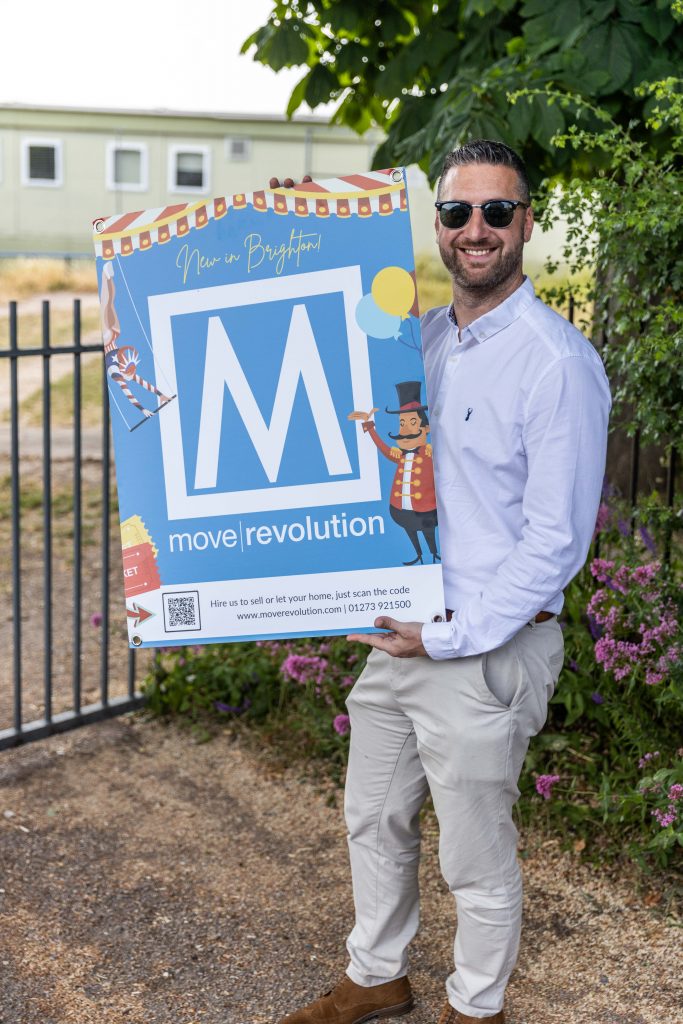 Brighton Circus 2023-1 - Move Revolution